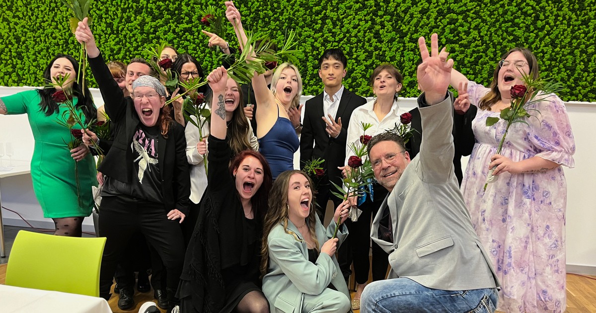 Erster April-Kurs von medbo-Pflegeschule in Regensburg startet ins ...